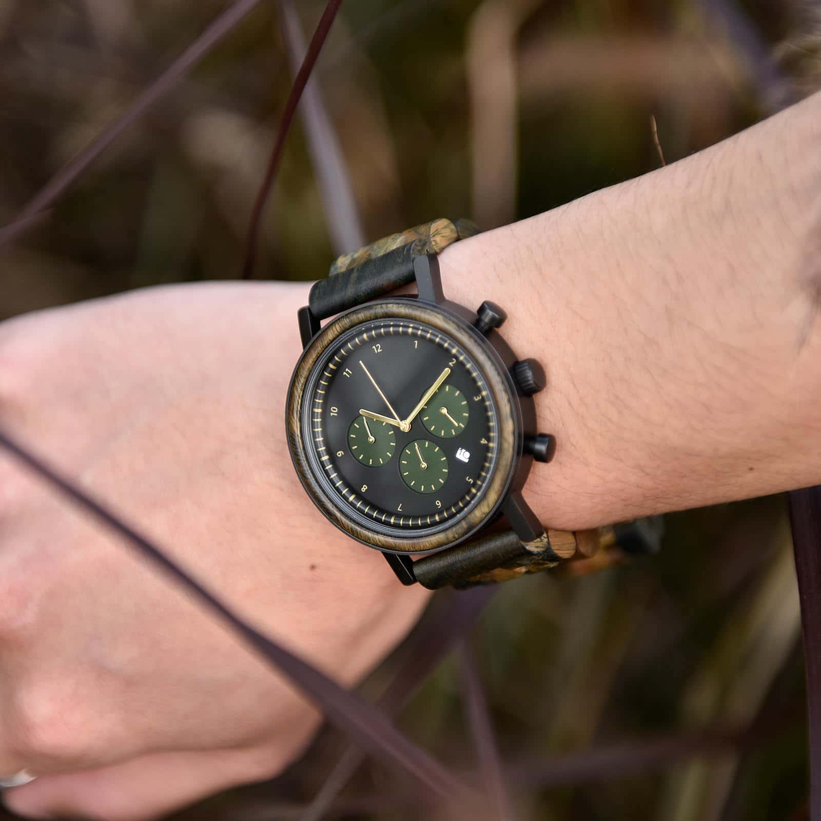 Classic Multifunction Sandalwood Wood Watch Green - Aton